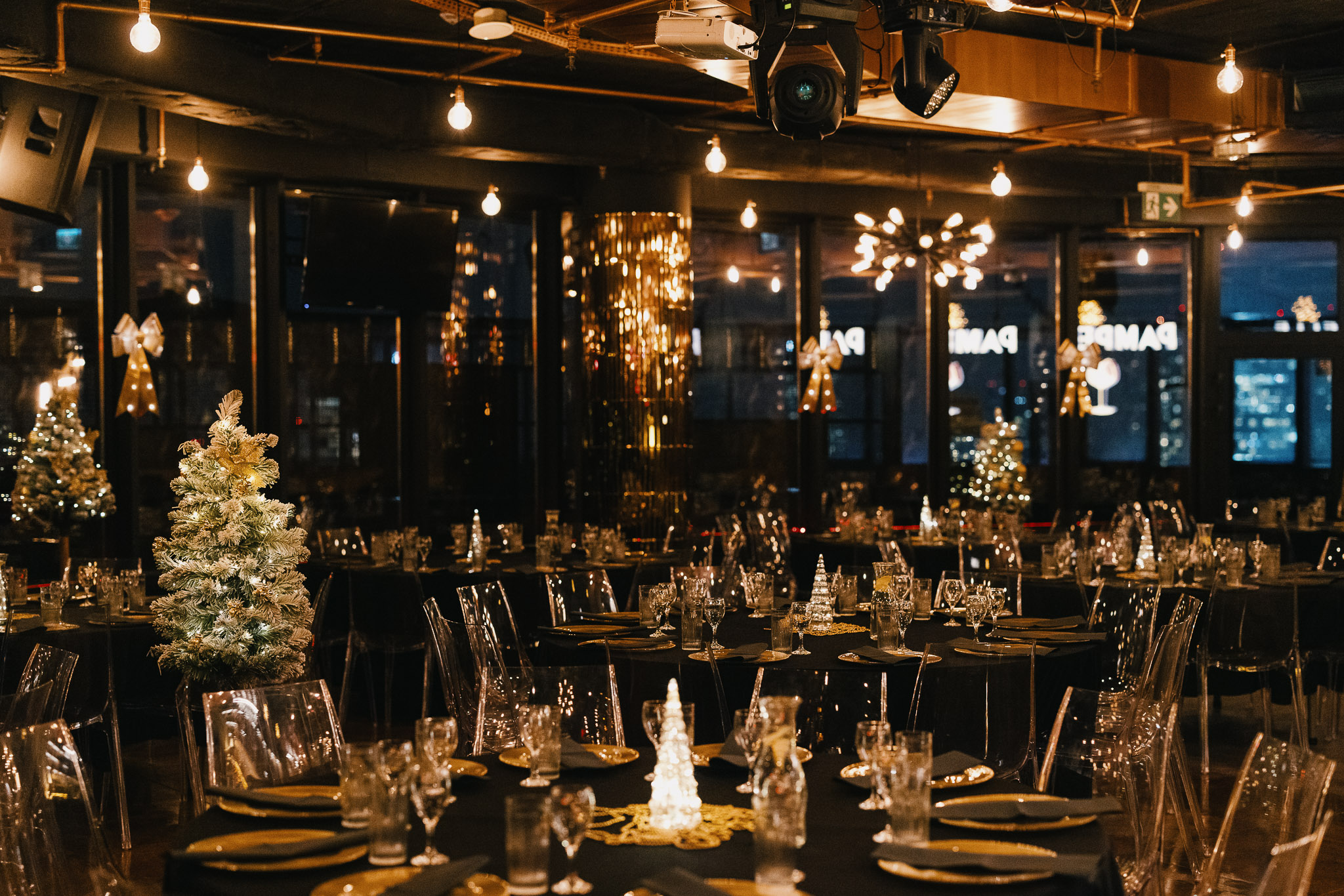 Corporate Christmas Eve with a view of Warsaw – host it at level 27 ...
